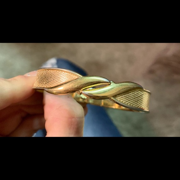 Monet | Jewelry | Vintage 9s Monet Gold Click Clasp Hinged Bangle ...